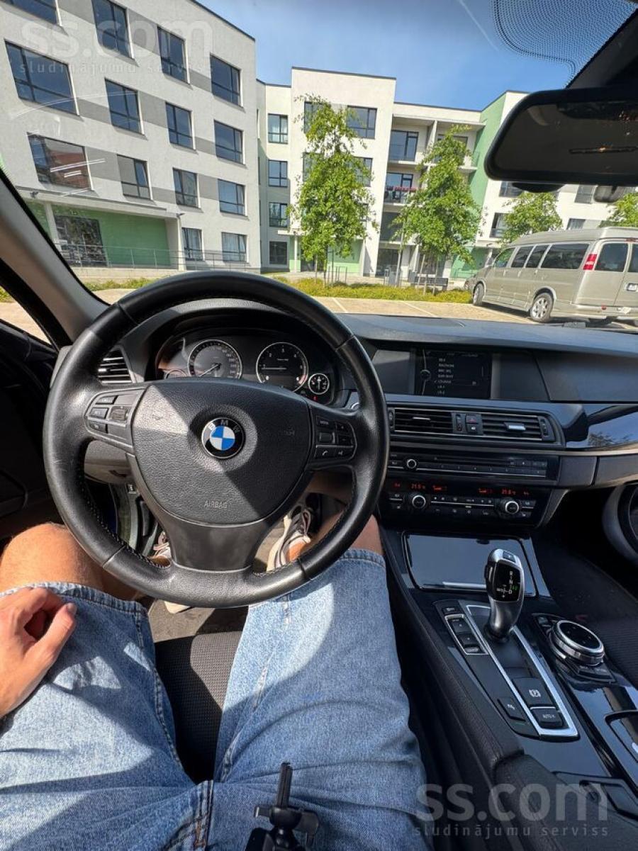 Blue BMW 520 2011 in Riga, with an engine capacity of 2.00 L and mileage of 350 thousand km for 5850 €, photo 18 on AUTOMOTO.COM.LV