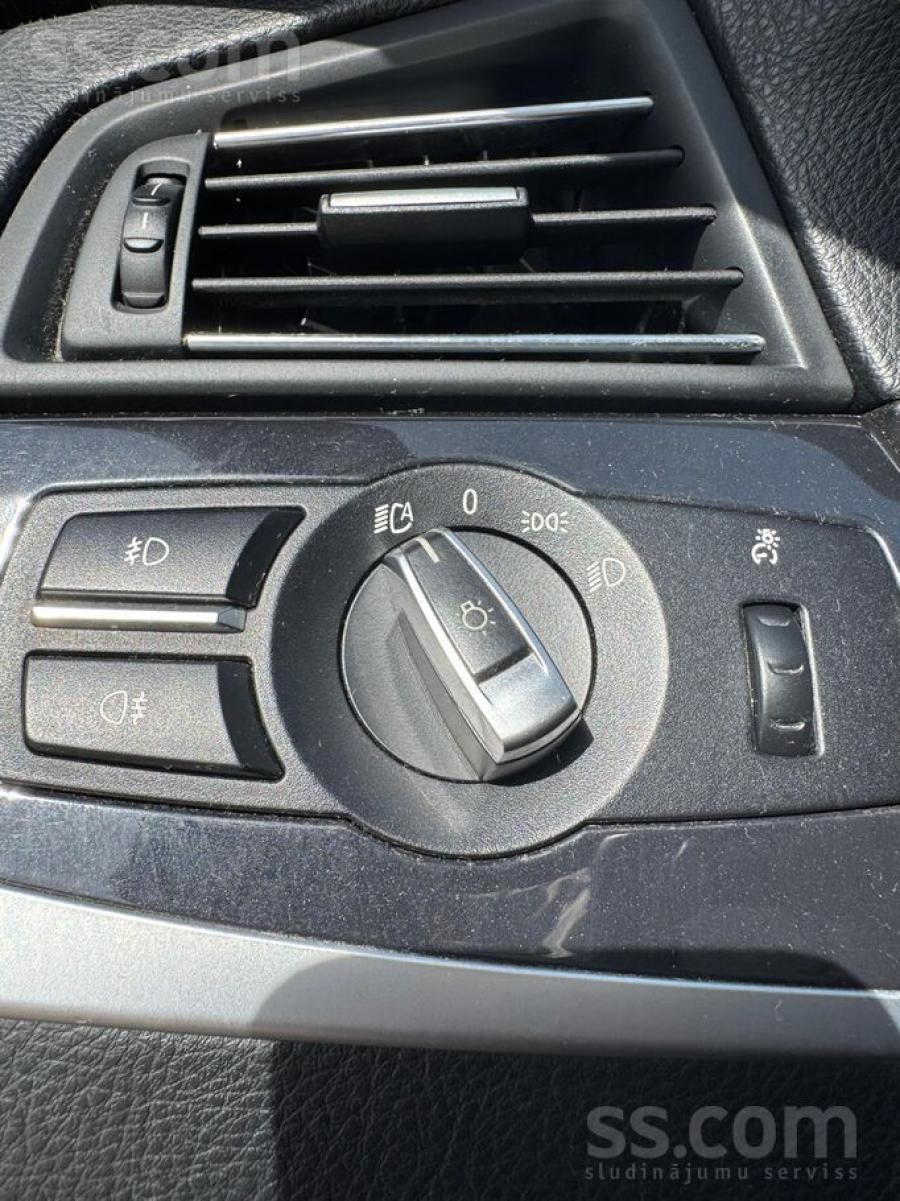Blue BMW 520 2011 in Riga, with an engine capacity of 2.00 L and mileage of 350 thousand km for 5850 €, photo 20 on AUTOMOTO.COM.LV