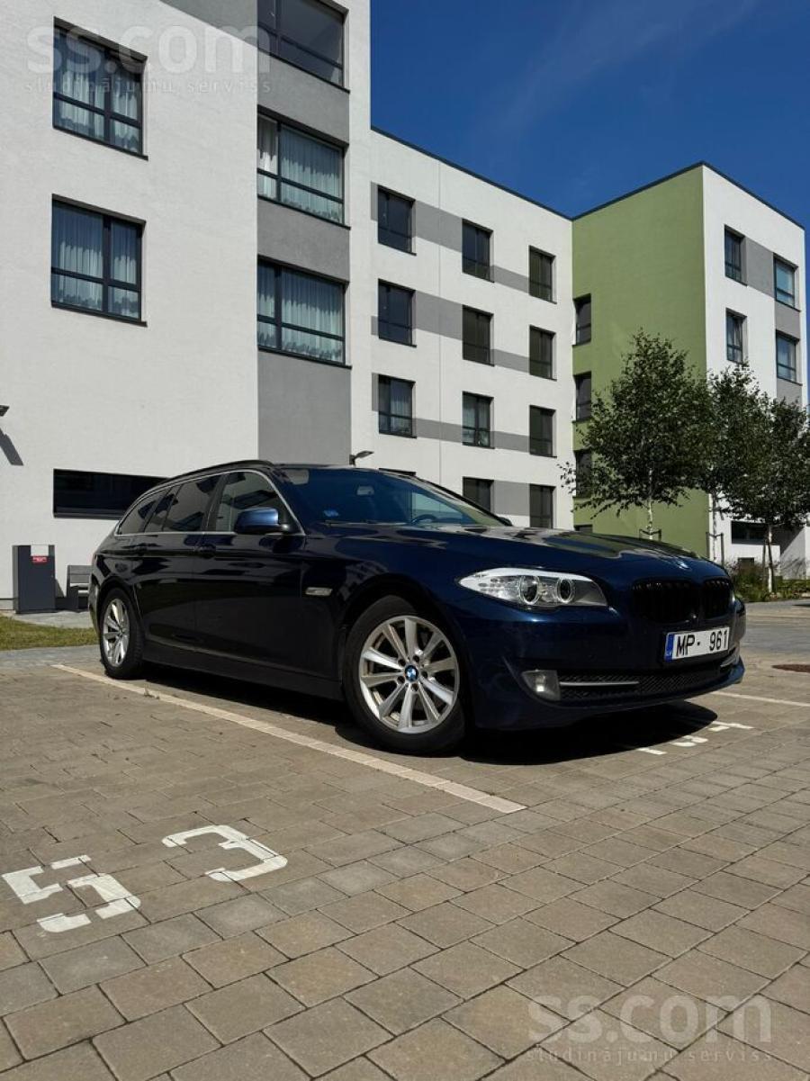 Blue BMW 520 2011 in Riga, with an engine capacity of 2.00 L and mileage of 350 thousand km for 5850 €, photo 26 on AUTOMOTO.COM.LV