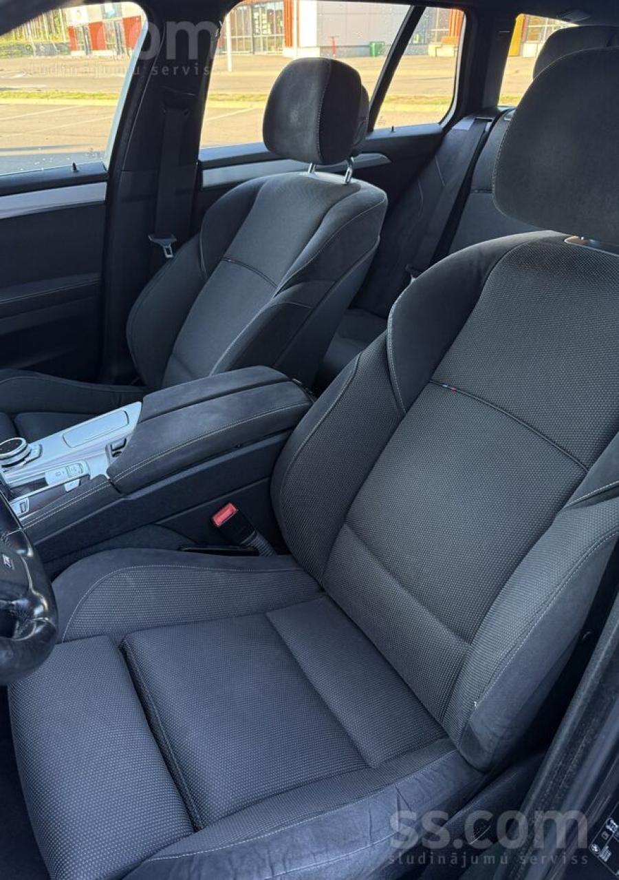 Blue BMW 520 2011 in Riga, with an engine capacity of 2.00 L and mileage of 222 thousand km for 9100 €, photo 12 on AUTOMOTO.COM.LV