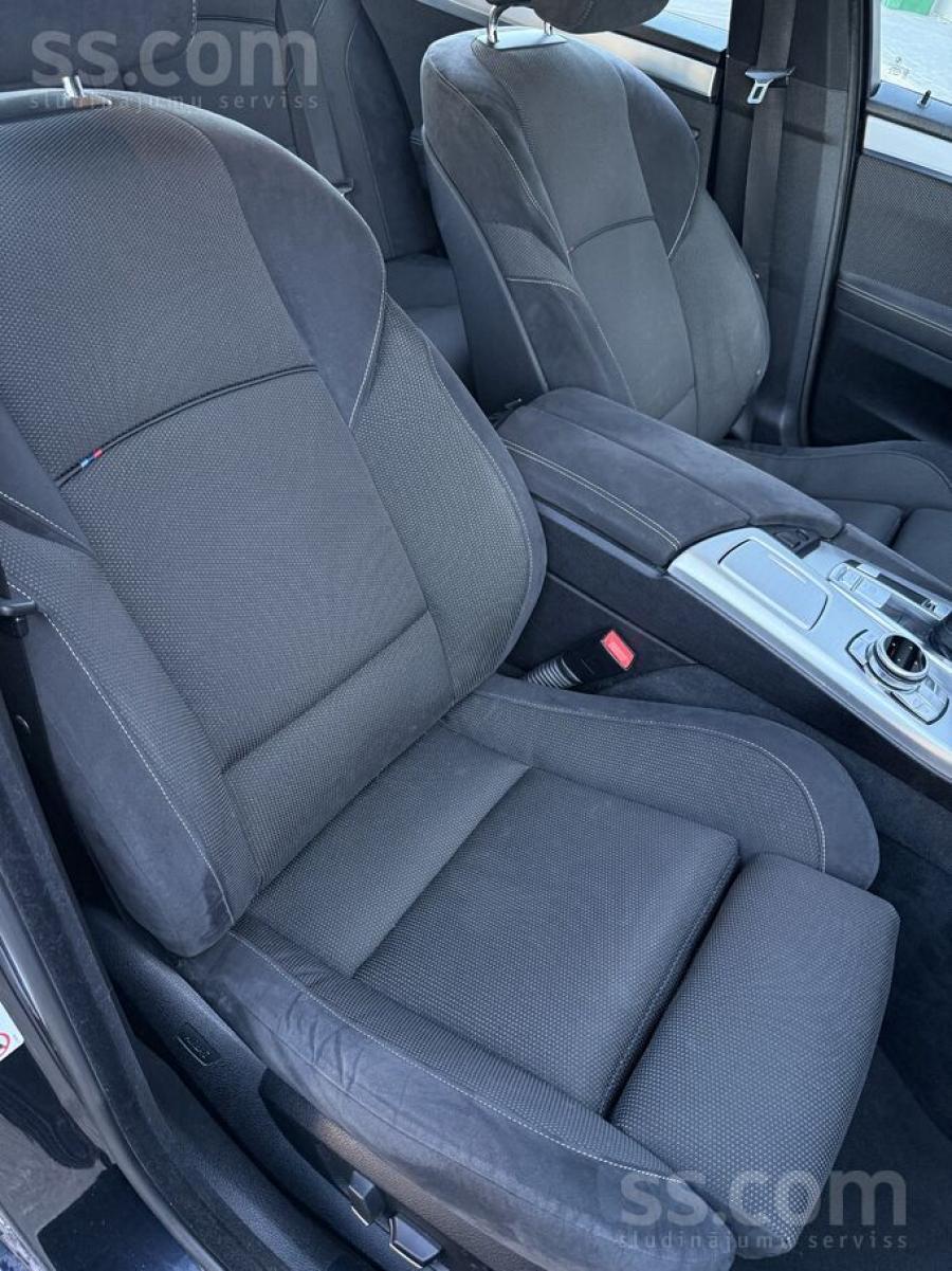 Blue BMW 520 2011 in Riga, with an engine capacity of 2.00 L and mileage of 222 thousand km for 9100 €, photo 14 on AUTOMOTO.COM.LV