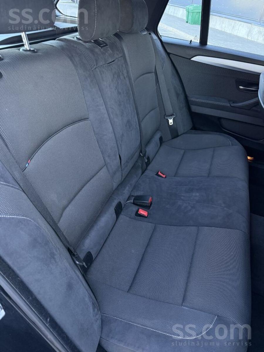 Blue BMW 520 2011 in Riga, with an engine capacity of 2.00 L and mileage of 222 thousand km for 9100 €, photo 16 on AUTOMOTO.COM.LV