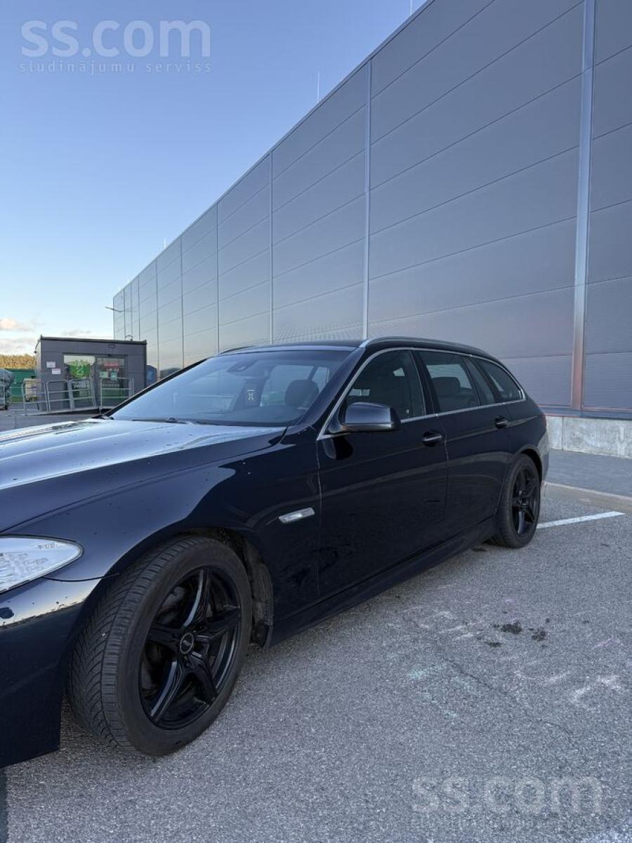 Blue BMW 520 2011 in Riga, with an engine capacity of 2.00 L and mileage of 222 thousand km for 9100 €, photo 24 on AUTOMOTO.COM.LV