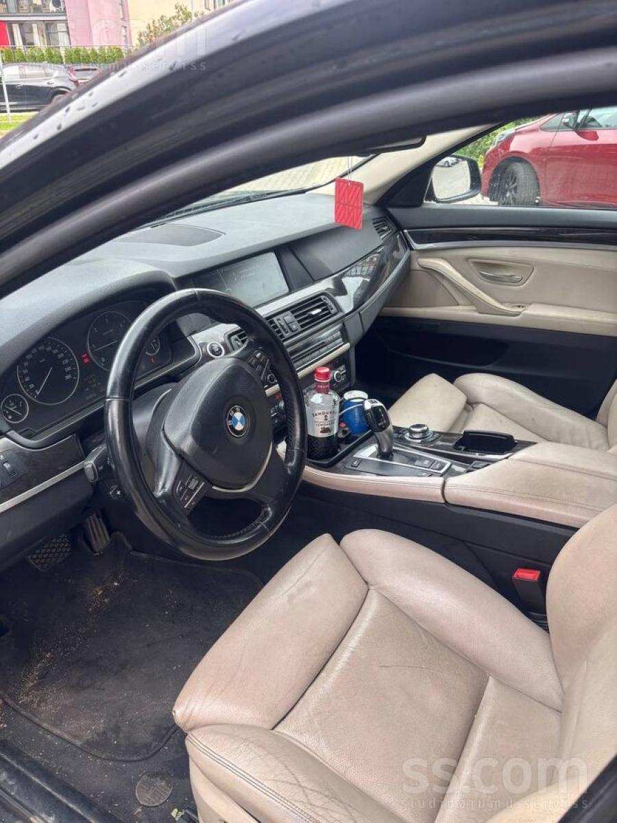Blue BMW 520 2011 in Riga, with an engine capacity of 2.00 L and mileage of 430 thousand km for 5799 €, photo 7 on AUTOMOTO.COM.LV