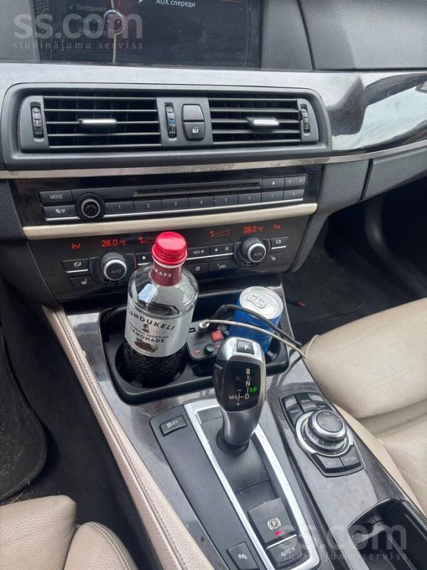 Zils BMW 520 2011 Rīga, ar dzinēja tilpumu 2.00 L un nobraukumu 430 tūkst. km par 5799 €, foto 7 vietnē AUTOMOTO.COM.LV