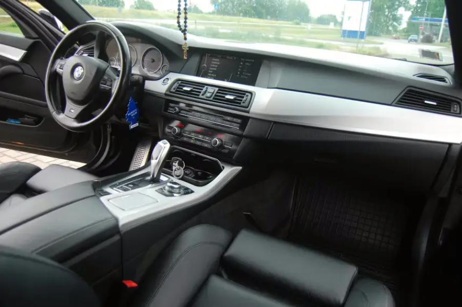 Blue BMW 520 2011 in Jekabpils, with an engine capacity of 2.00 L and mileage of 269 thousand km for 10500 €, photo 12 on AUTOMOTO.COM.LV
