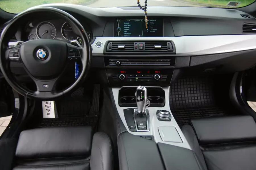 Blue BMW 520 2011 in Jekabpils, with an engine capacity of 2.00 L and mileage of 269 thousand km for 10500 €, photo 20 on AUTOMOTO.COM.LV