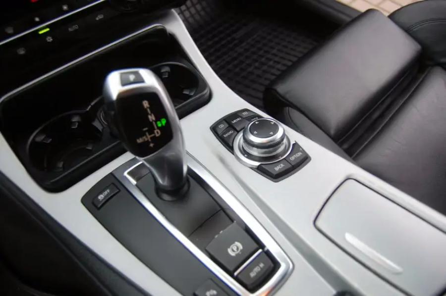 Blue BMW 520 2011 in Jekabpils, with an engine capacity of 2.00 L and mileage of 269 thousand km for 10500 €, photo 21 on AUTOMOTO.COM.LV