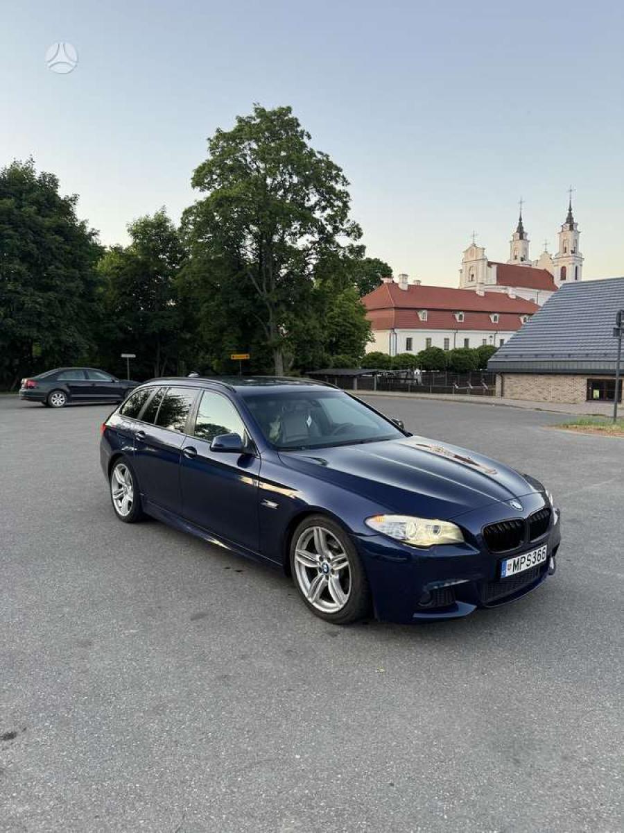 Blue BMW 520 2011 in Vilnius, with an engine capacity of 2.00 L and mileage of 282 thousand km for 10000 €, photo 6 on AUTOMOTO.COM.LV