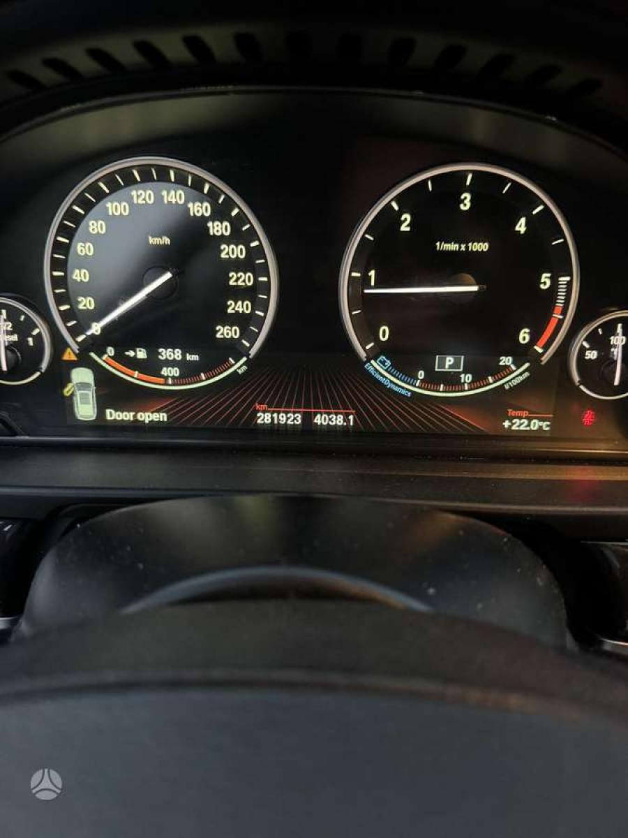 Blue BMW 520 2011 in Vilnius, with an engine capacity of 2.00 L and mileage of 282 thousand km for 10000 €, photo 8 on AUTOMOTO.COM.LV