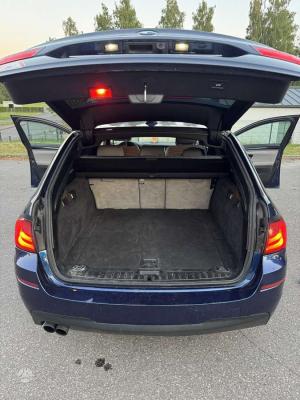 Blue BMW 520 2011 in Vilnius, with an engine capacity of 2.00 L and mileage of 282 thousand km for 10000 €, photo 12 on AUTOMOTO.COM.LV