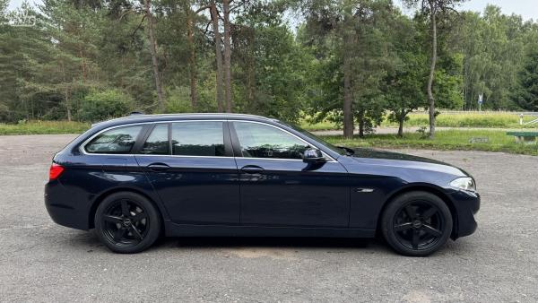 Blue BMW 520 2011 in Raseiniai, with an engine capacity of 2.00 L and mileage of 316 thousand km for 6500 €, photo 3 on AUTOMOTO.COM.LV