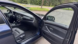 Blue BMW 520 2011 in Raseiniai, with an engine capacity of 2.00 L and mileage of 316 thousand km for 6500 €, photo 18 on AUTOMOTO.COM.LV