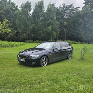 Zils BMW 520 2011 Daugavpils, ar dzinēja tilpumu 2.00 L un nobraukumu 318 tūkst. km par 5500 €, foto 1 vietnē AUTOMOTO.COM.LV