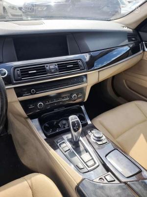 Blue BMW 520 2011 in Utena, with an engine capacity of 2.00 L and mileage of 379 thousand km for 5400 €, photo 9 on AUTOMOTO.COM.LV