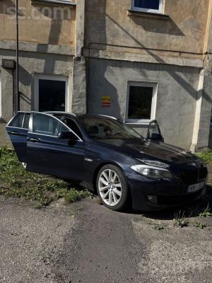 Zils BMW 520 2011 Rīga, ar dzinēja tilpumu 2.00 L un nobraukumu 360 tūkst. km par 3500 €, foto  vietnē AUTOMOTO.COM.LV