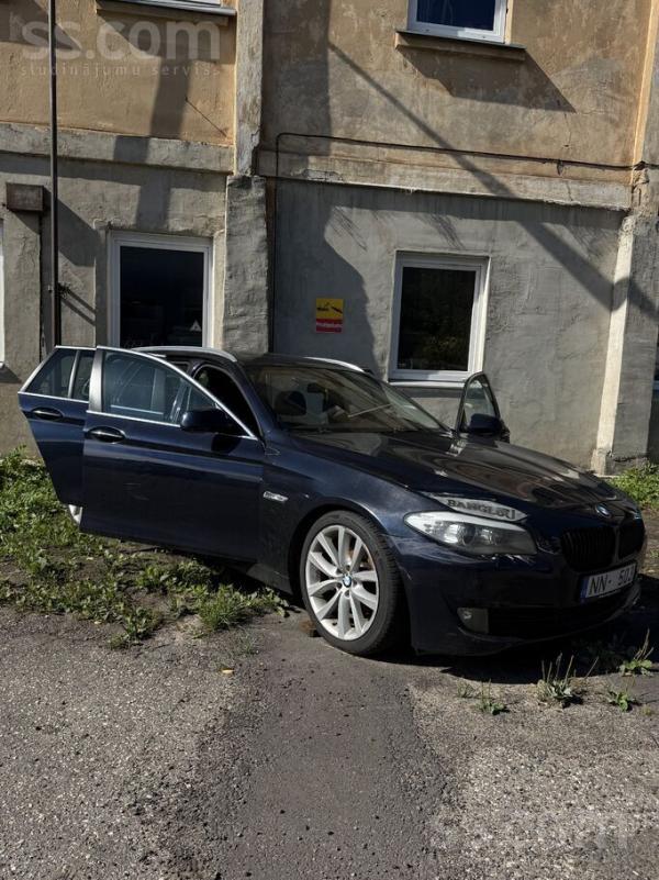 Blue BMW 520 2011 in Riga, with an engine capacity of 2.00 L and mileage of 360 thousand km for 3500 €, photo 1 on AUTOMOTO.COM.LV