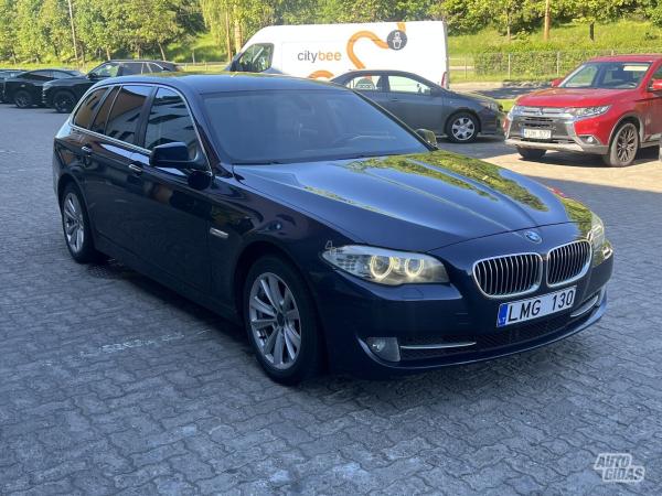 Blue BMW 520 2011 in Vilnius, with an engine capacity of 2.00 L and mileage of 403 thousand km for 6000 €, photo 4 on AUTOMOTO.COM.LV