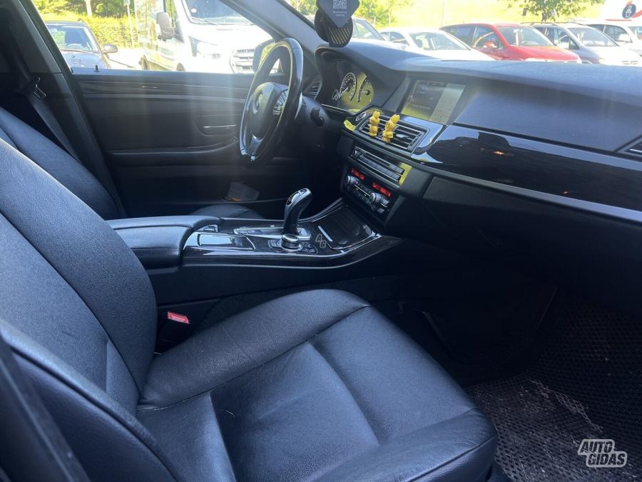 Zils BMW 520 2011 Viļņa, ar dzinēja tilpumu 2.00 L un nobraukumu 403 tūkst. km par 6000 €, foto 15 vietnē AUTOMOTO.COM.LV