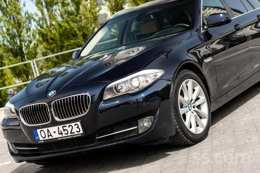 Blue BMW 520 2012 in Riga, with an engine capacity of 2.00 L and mileage of 353 thousand km for 17950 €, photo 1 on AUTOMOTO.COM.LV