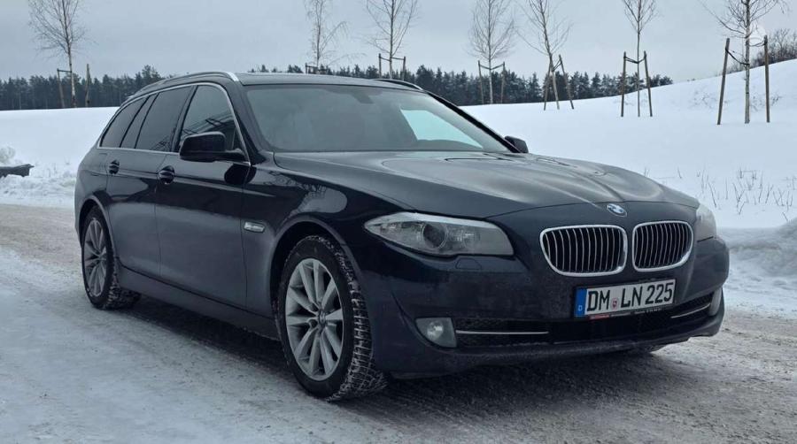 Blue BMW 520 2012 in Vilnius, with an engine capacity of 2.00 L and mileage of 289 thousand km for 7950 €, photo 1 on AUTOMOTO.COM.LV