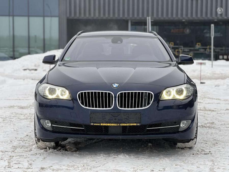 Blue BMW 520 2012 in Siauliai, with an engine capacity of 2.00 L and mileage of 271 thousand km for 9999 €, photo 4 on AUTOMOTO.COM.LV