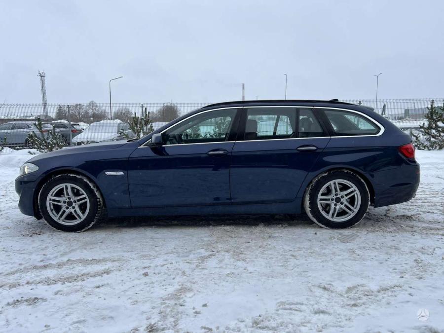 Blue BMW 520 2012 in Siauliai, with an engine capacity of 2.00 L and mileage of 271 thousand km for 9999 €, photo 6 on AUTOMOTO.COM.LV