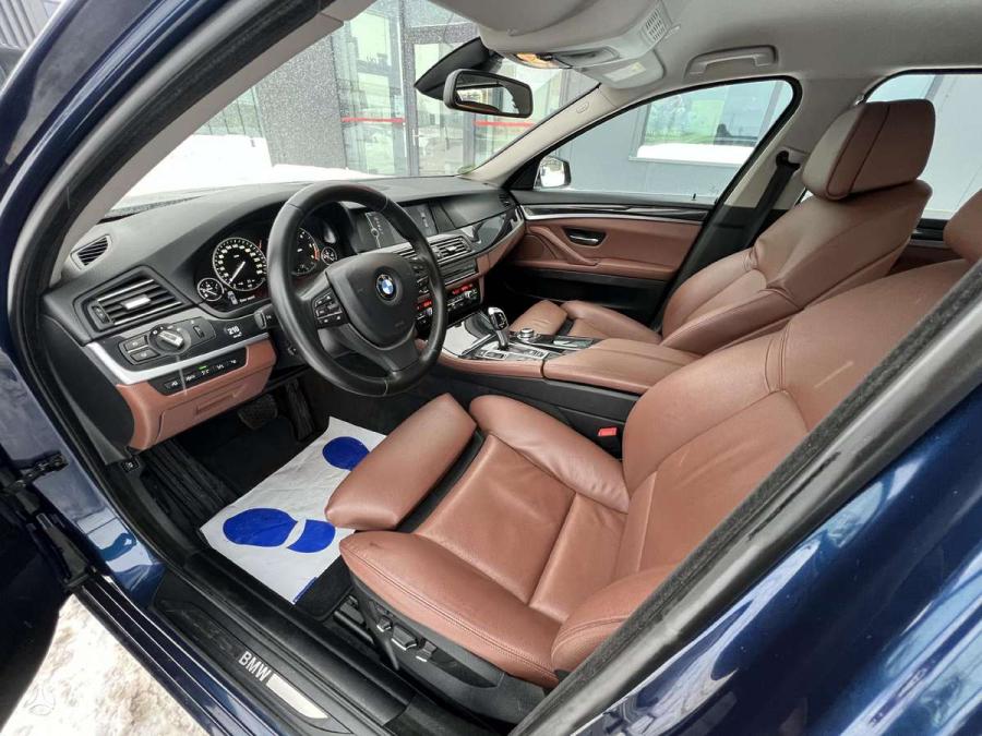 Blue BMW 520 2012 in Siauliai, with an engine capacity of 2.00 L and mileage of 271 thousand km for 9999 €, photo 17 on AUTOMOTO.COM.LV