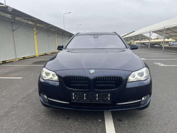 Blue BMW 520 2013 in Kaunas, with an engine capacity of 0.00 L and mileage of 267 thousand km for 8499 €, photo 2 on AUTOMOTO.COM.LV