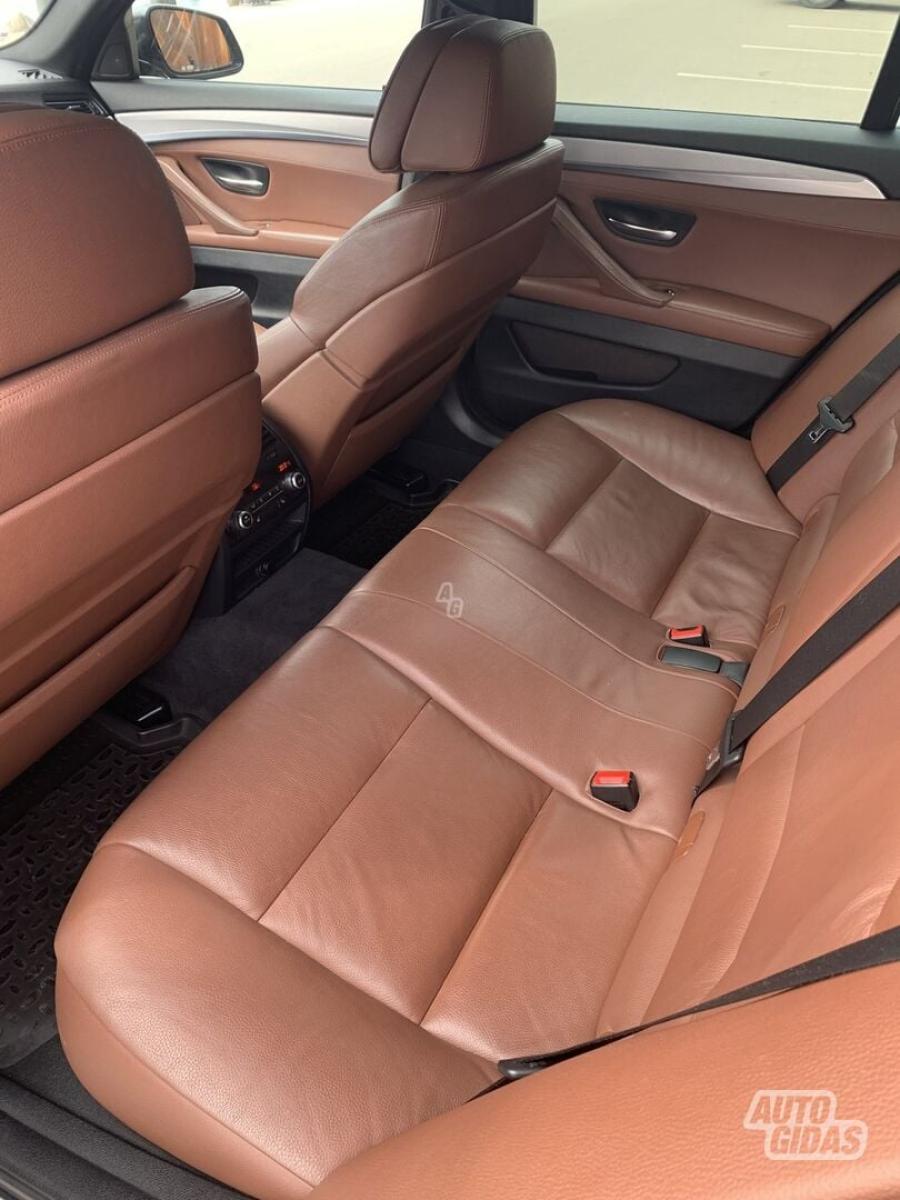 Blue BMW 520 2013 in Kaunas, with an engine capacity of 2.00 L and mileage of 342 thousand km for 9750 €, photo 9 on AUTOMOTO.COM.LV