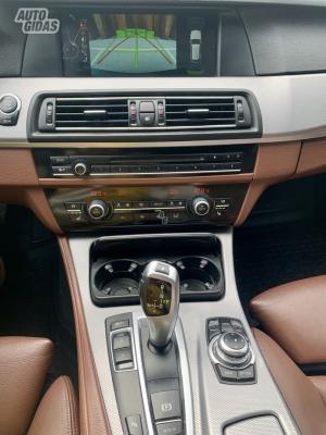 Blue BMW 520 2013 in Kaunas, with an engine capacity of 2.00 L and mileage of 342 thousand km for 9750 €, photo 17 on AUTOMOTO.COM.LV