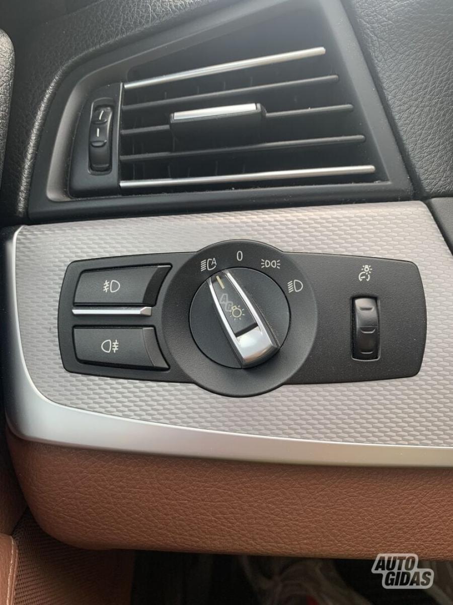 Blue BMW 520 2013 in Kaunas, with an engine capacity of 2.00 L and mileage of 342 thousand km for 9750 €, photo 19 on AUTOMOTO.COM.LV