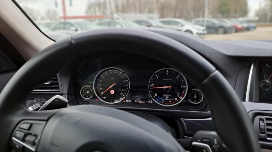 Zils BMW 520 2013 Rīga, ar dzinēja tilpumu 2.00 L un nobraukumu 232 tūkst. km par 10590 €, foto 24 vietnē AUTOMOTO.COM.LV