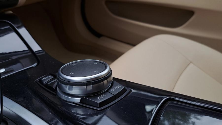 Zils BMW 520 2013 Rīga, ar dzinēja tilpumu 2.00 L un nobraukumu 232 tūkst. km par 10590 €, foto 30 vietnē AUTOMOTO.COM.LV