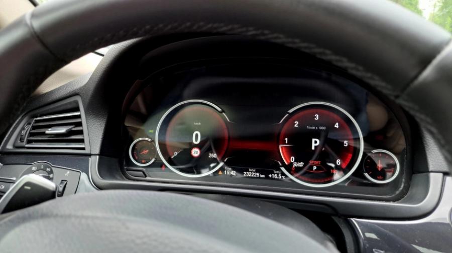 Zils BMW 520 2013 Rīga, ar dzinēja tilpumu 2.00 L un nobraukumu 232 tūkst. km par 10590 €, foto 46 vietnē AUTOMOTO.COM.LV