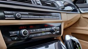 Zils BMW 520 2013 Rīga, ar dzinēja tilpumu 2.00 L un nobraukumu 232 tūkst. km par 10590 €, foto 64 vietnē AUTOMOTO.COM.LV