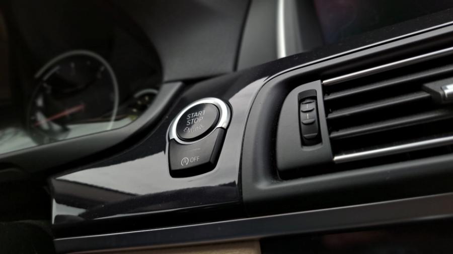 Zils BMW 520 2013 Rīga, ar dzinēja tilpumu 2.00 L un nobraukumu 232 tūkst. km par 10590 €, foto 69 vietnē AUTOMOTO.COM.LV