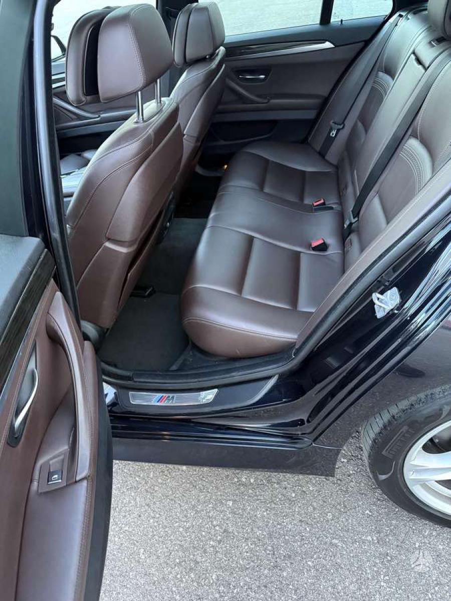Blue BMW 520 2013 in Kaunas, with an engine capacity of 2.00 L and mileage of 272 thousand km for 9850 €, photo 9 on AUTOMOTO.COM.LV
