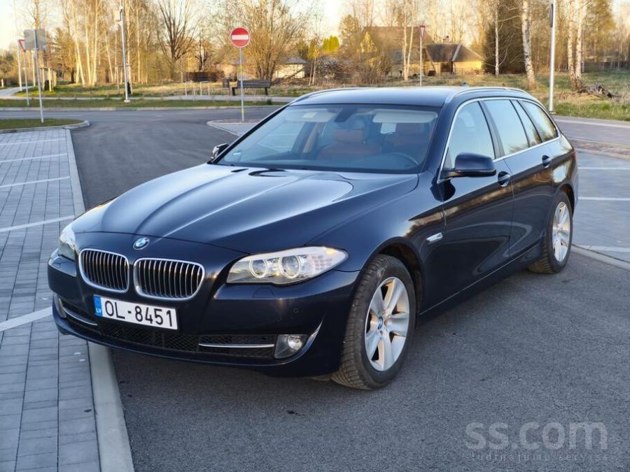 Blue BMW 520 2013 in Jelgava, with an engine capacity of 2.00 L and mileage of 287 thousand km for 8790 €, photo 3 on AUTOMOTO.COM.LV