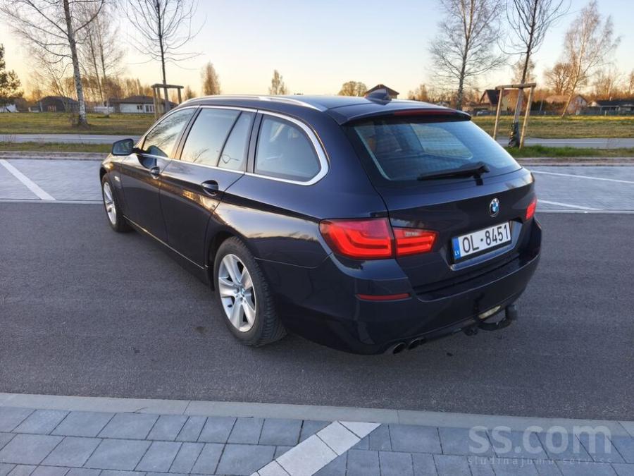 Blue BMW 520 2013 in Jelgava, with an engine capacity of 2.00 L and mileage of 287 thousand km for 8790 €, photo 5 on AUTOMOTO.COM.LV