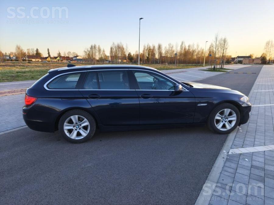 Blue BMW 520 2013 in Jelgava, with an engine capacity of 2.00 L and mileage of 287 thousand km for 8790 €, photo 7 on AUTOMOTO.COM.LV