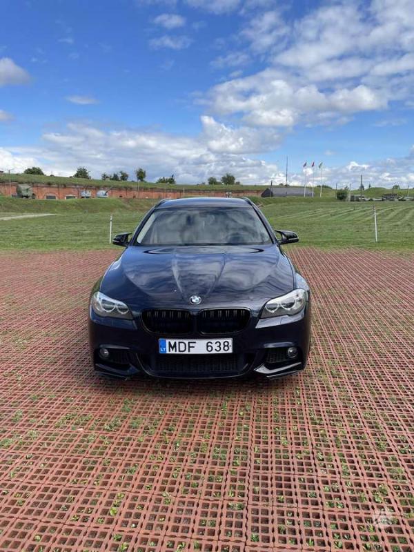 Blue BMW 520 2013 in Kaunas, with an engine capacity of 2.00 L and mileage of 310 thousand km for 8700 €, photo 2 on AUTOMOTO.COM.LV