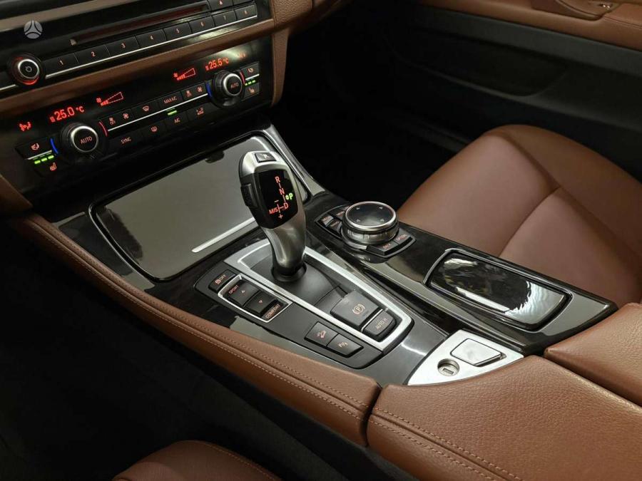 Zils BMW 520 2013 Marijampole, ar dzinēja tilpumu 2.00 L un nobraukumu 358 tūkst. km par 9300 €, foto 8 vietnē AUTOMOTO.COM.LV
