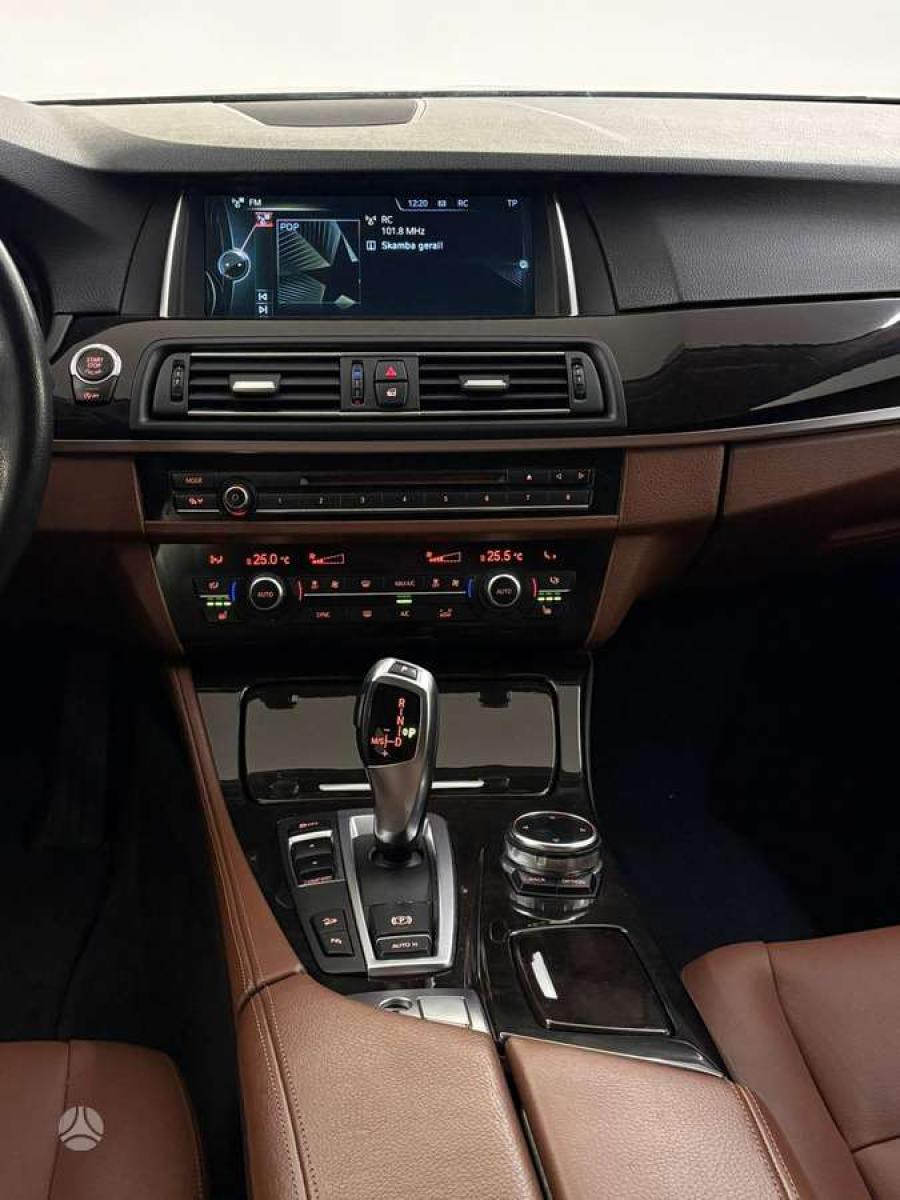 Zils BMW 520 2013 Marijampole, ar dzinēja tilpumu 2.00 L un nobraukumu 358 tūkst. km par 9300 €, foto 17 vietnē AUTOMOTO.COM.LV