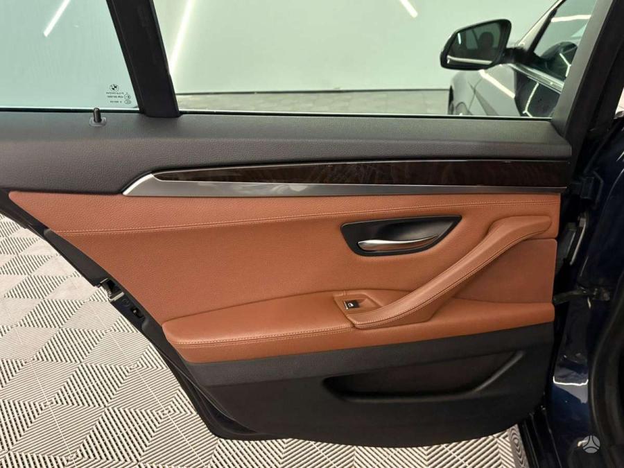 Zils BMW 520 2013 Marijampole, ar dzinēja tilpumu 2.00 L un nobraukumu 358 tūkst. km par 9300 €, foto 23 vietnē AUTOMOTO.COM.LV