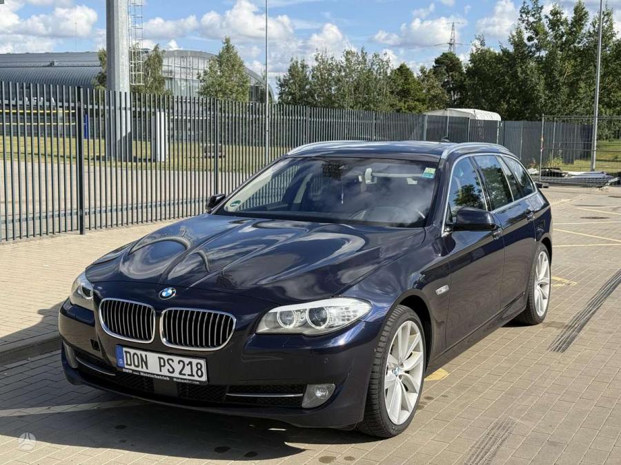 Blue BMW 520 2013 in Jonava, with an engine capacity of 2.00 L and mileage of 269 thousand km for 9600 €, photo 3 on AUTOMOTO.COM.LV