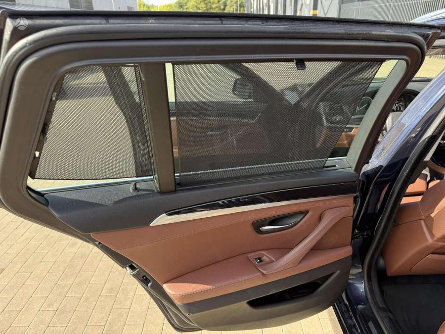 Blue BMW 520 2013 in Jonava, with an engine capacity of 2.00 L and mileage of 269 thousand km for 9600 €, photo 15 on AUTOMOTO.COM.LV