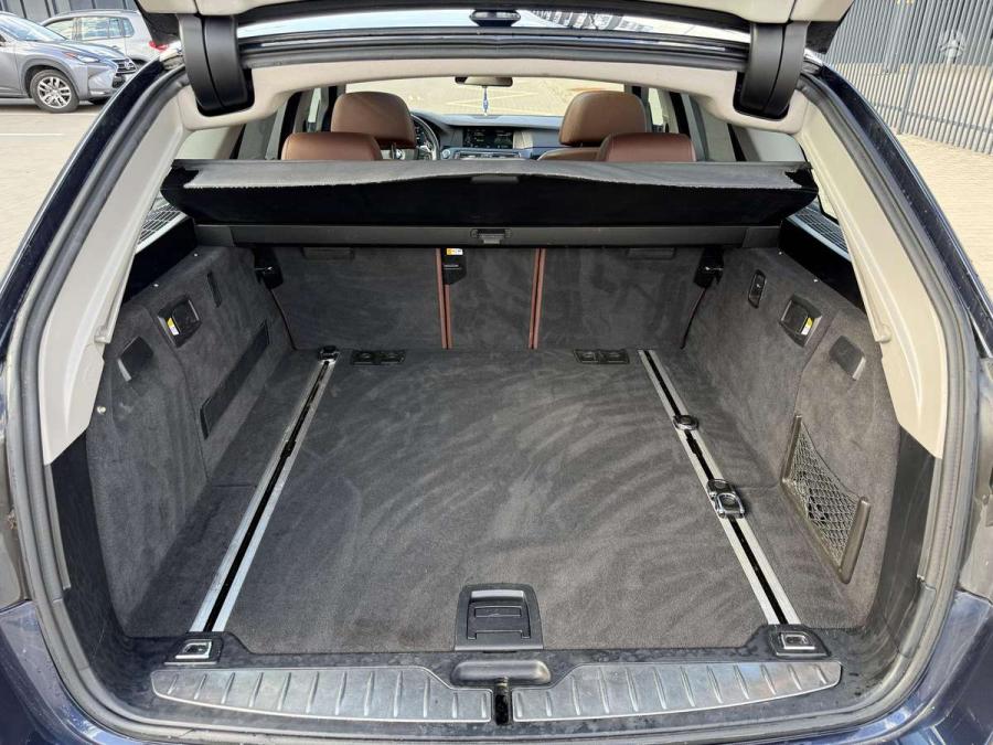 Blue BMW 520 2013 in Jonava, with an engine capacity of 2.00 L and mileage of 269 thousand km for 9600 €, photo 28 on AUTOMOTO.COM.LV