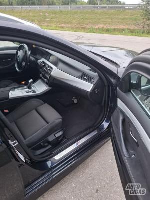 Blue BMW 520 2013 in Vilnius, with an engine capacity of 2.00 L and mileage of 317 thousand km for 8350 €, photo 12 on AUTOMOTO.COM.LV