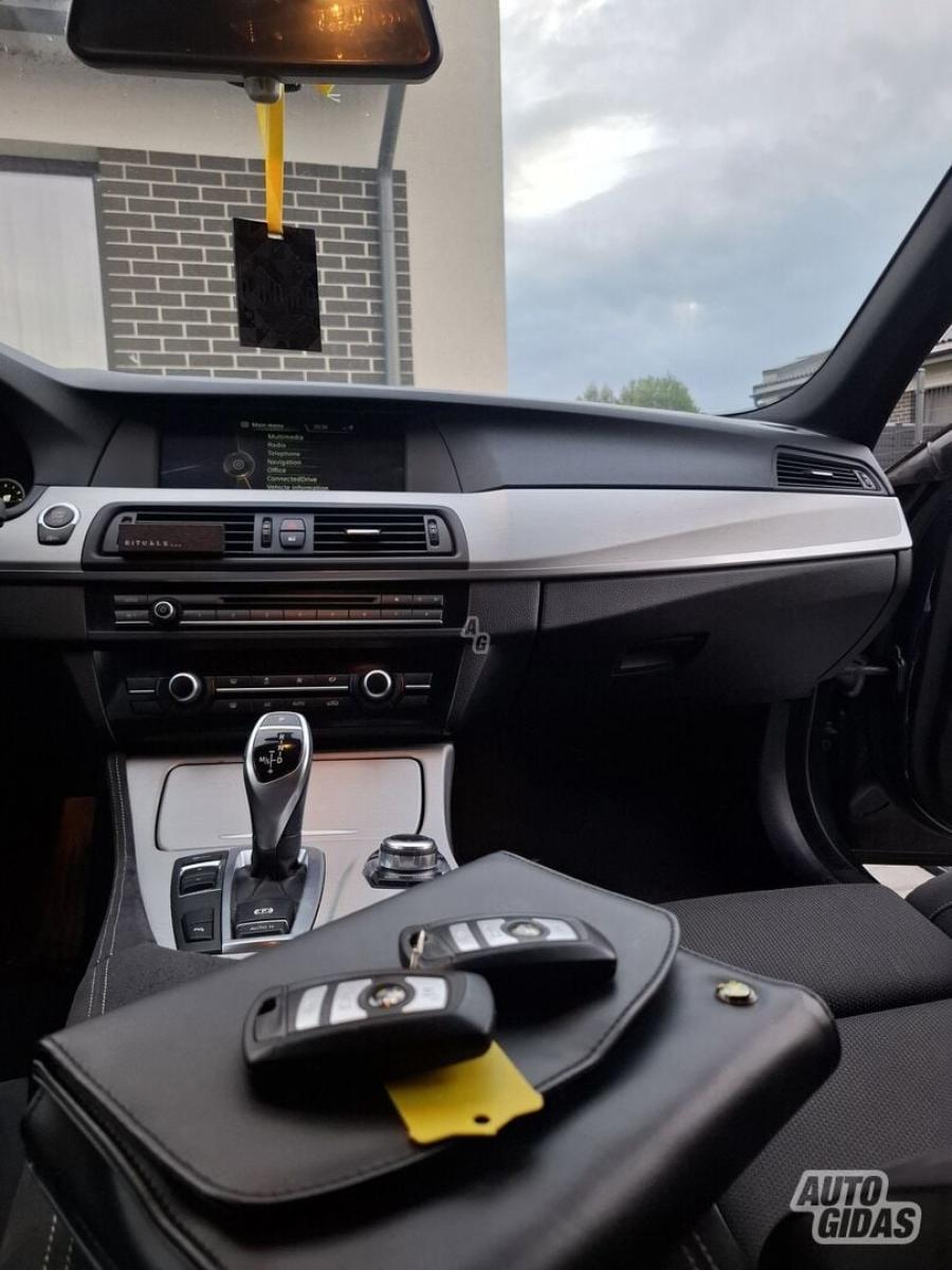 Blue BMW 520 2013 in Vilnius, with an engine capacity of 2.00 L and mileage of 317 thousand km for 8350 €, photo 27 on AUTOMOTO.COM.LV